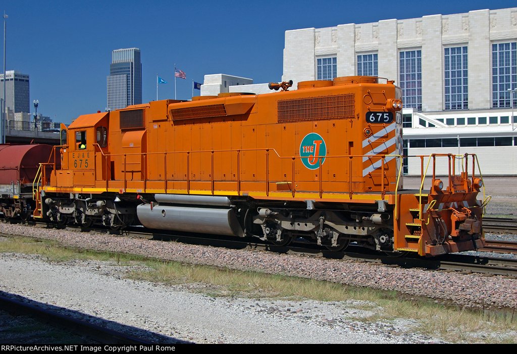 EJ&E 675, EMD SD38-2, working an IC transfer train on the BNSF
